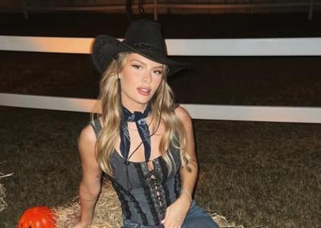 Simge Esin kimdir? Barış Alper Yılmaz Simge Esin sevgili mi? - Haberler