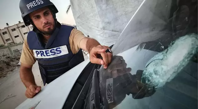 The Israeli army opened fire on the TRT Arabi team with long-barreled guns.