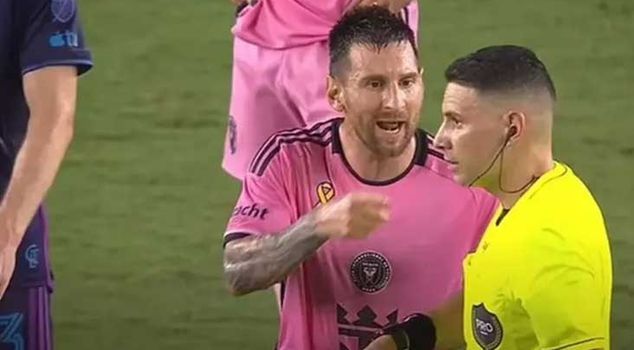 Messi's shocking reaction! He swore at the referee.