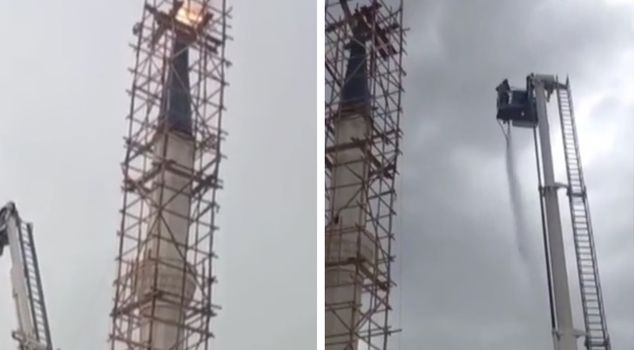 The minaret struck by lightning in Ankara caught fire.