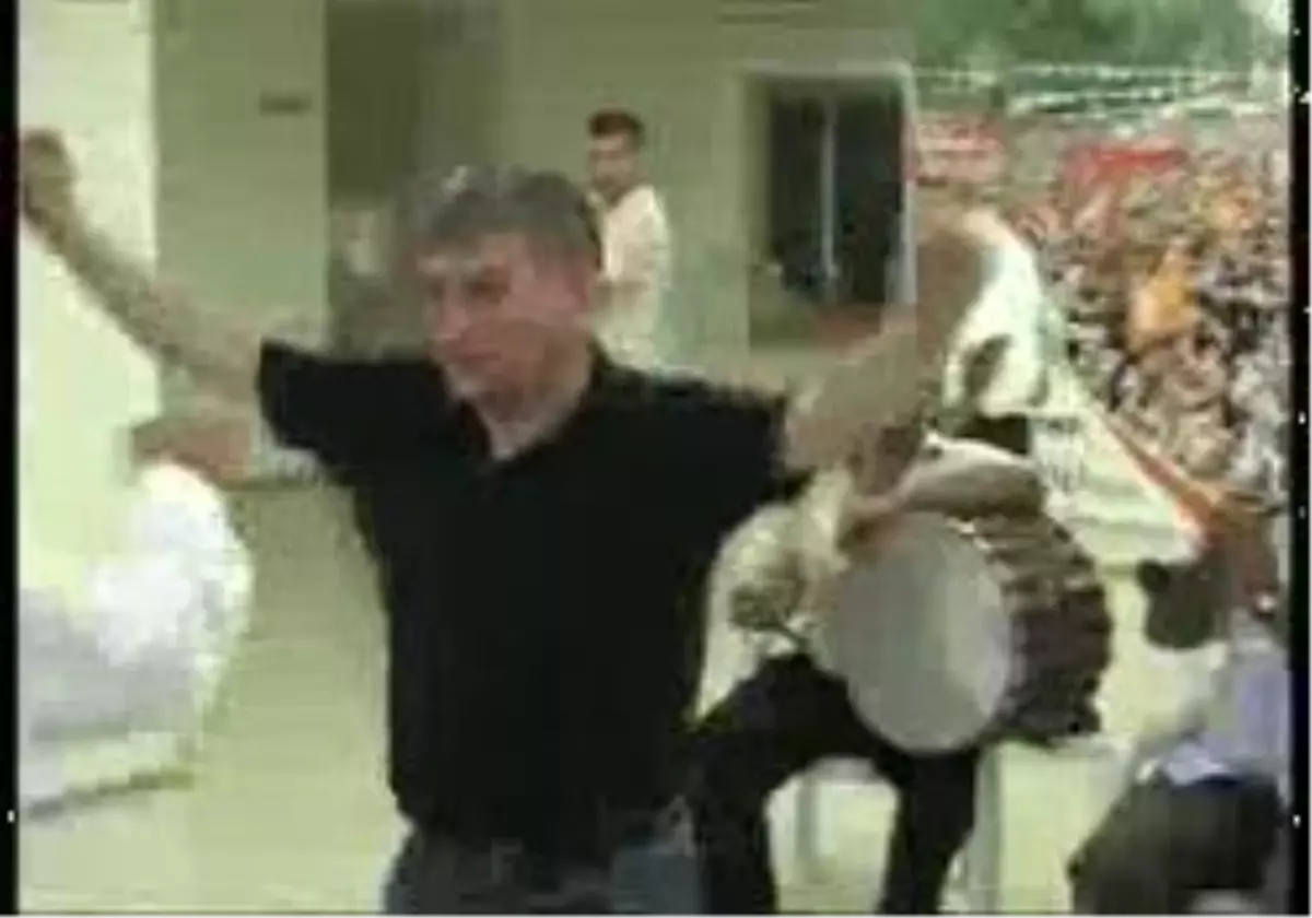 Adana'da Ak Parti'de Davul Zurnalı Kutlama - Haberler Adana'da Ak Parti'de Davul Zurnalı Kutlama - Haberler