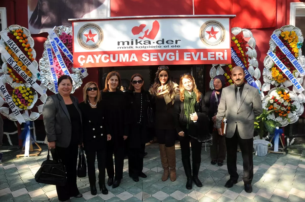 Mika-Der'den 30 Çocuğa Sevgi Evi - Haberler