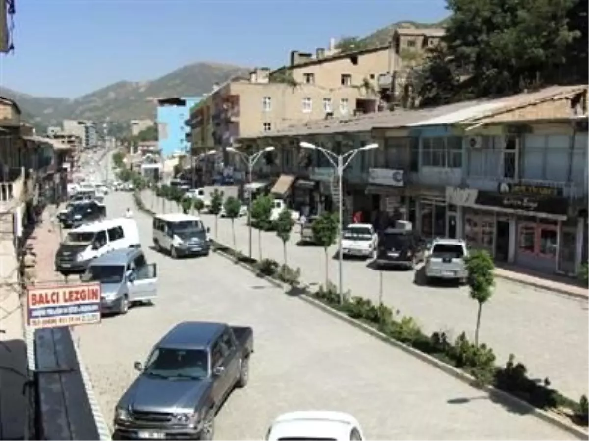 Şemdinli'de Kepenkler Açıldı - Haberler