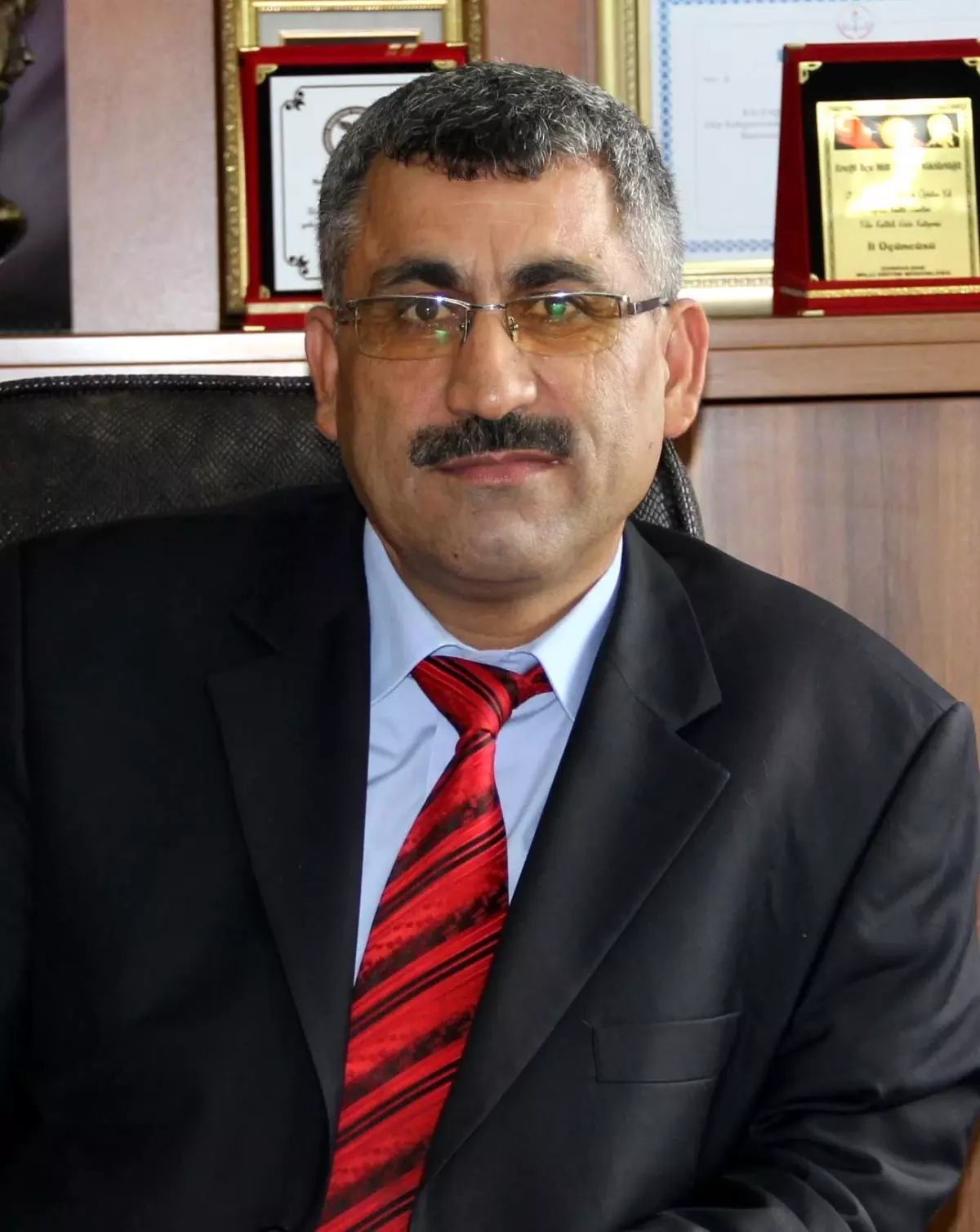 Kdz Ereğli Milli Eğitim Müdürü Abdüsselam Aksoy, Görevi Bıraktığını ... Kdz Ereğli Milli Eğitim Müdürü Abdüsselam Aksoy, Görevi Bıraktığını ...