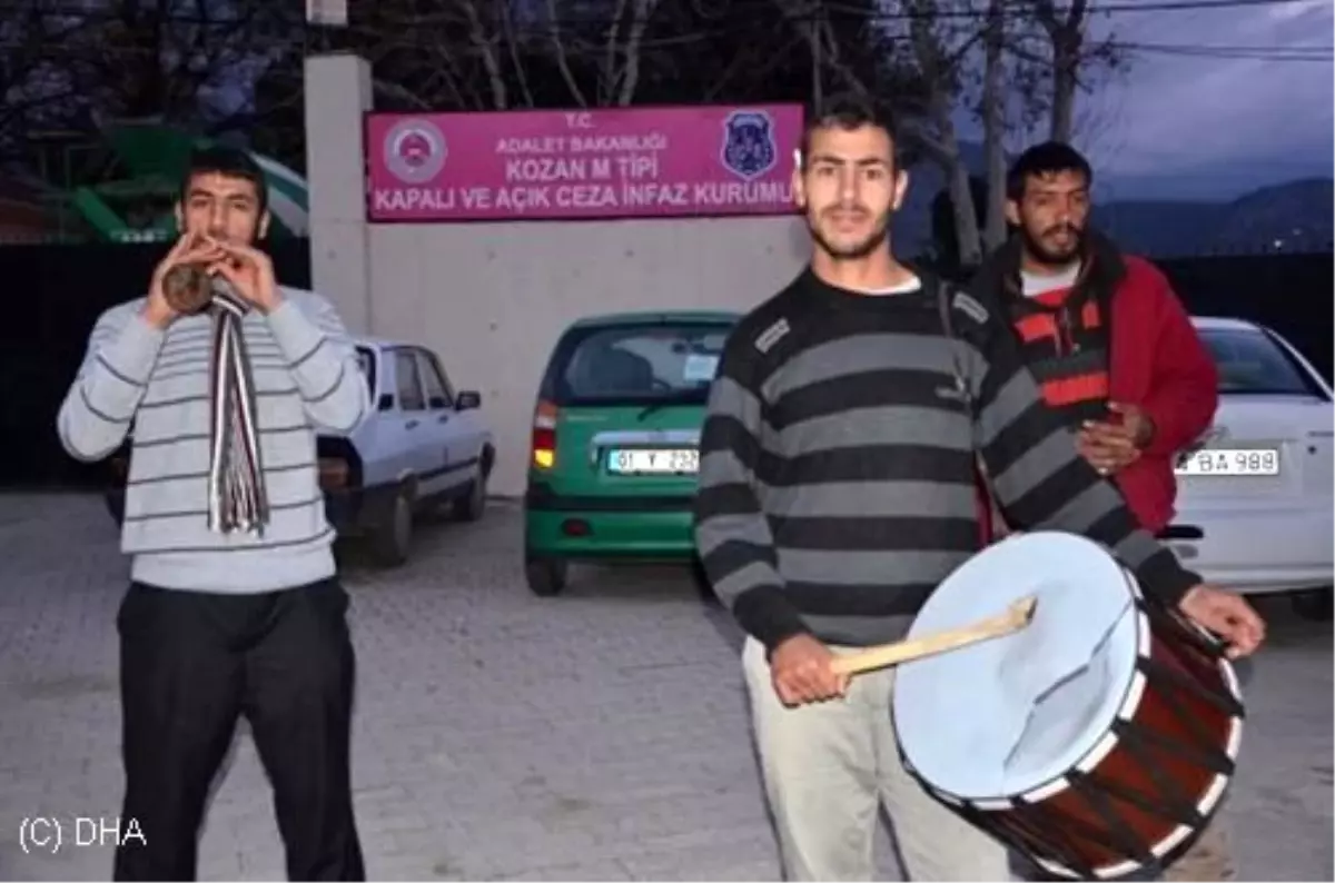 Kozan'da Davul Zurnalı Tahliye - Haberler Kozan'da Davul Zurnalı Tahliye - Haberler