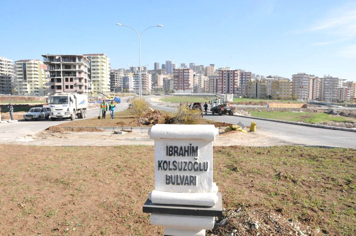 Bulvar İsimleri ve Kenti Sembolize Eden Eserler Geleneksel Urfa ...