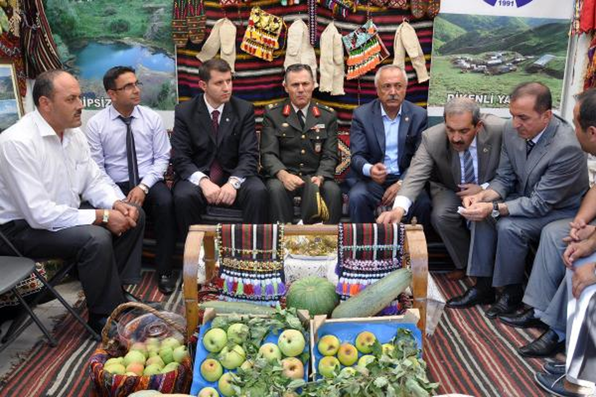 Sivas'ta Sanat Sokağı ve İlçeler Sergisi Açıldı - Haberler