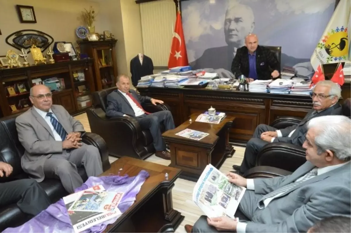 CHP İzmir Büyükşehir Belediye Başkan Adayı Hüseyin Aslan Açıklaması ... CHP İzmir Büyükşehir Belediye Başkan Adayı Hüseyin Aslan Açıklaması ...