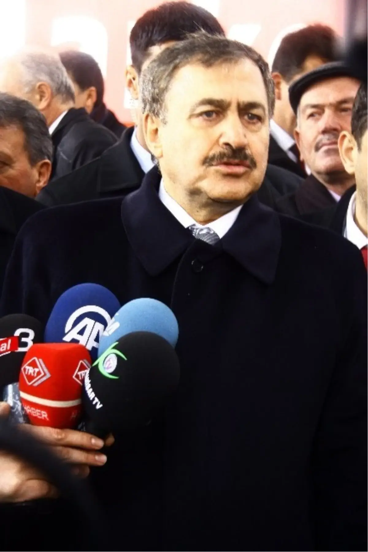 Bakan Eroğlu'ndan Hemşehrisi İlker Başbuğ'a, Bakan Eroğlu'ndan Hemşehrisi İlker Başbuğ'a,