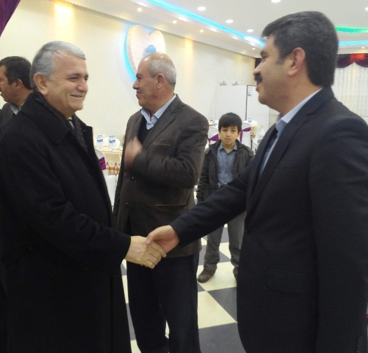 Van'da İş Adamı Albayrak'tan Kerem Altun'a Teşekkür Yemeği - Haberler