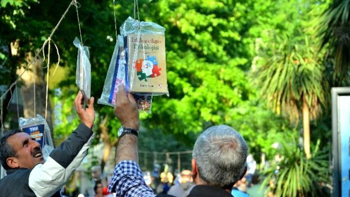 Kocaeli'de Ağaçlar 'Kitap Açtı' - Haberler