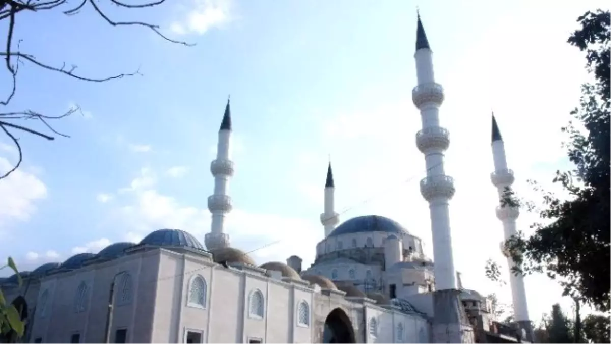 Kırgızistan'da Türklerin Yaptırdığı Orta Asya'nın En Büyük Camisi ... Kırgızistan'da Türklerin Yaptırdığı Orta Asya'nın En Büyük Camisi ...