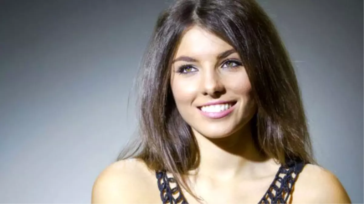 İngiliz Model Sanders'in Makyajsız Fotoğrafları, Takipçilerini Kaçırdı ...