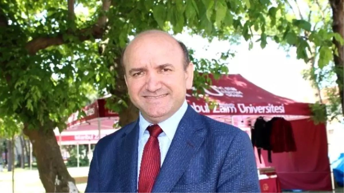 İzü'de 'İslam Ekonomisi ve Finans Çalıştayı' - Haberler