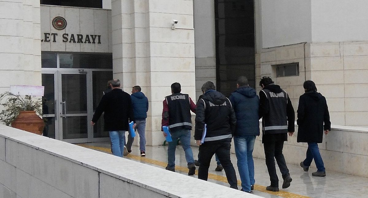 Ege'de 135 Göçmen ve 2 Terörist Yakalandı - Haberler