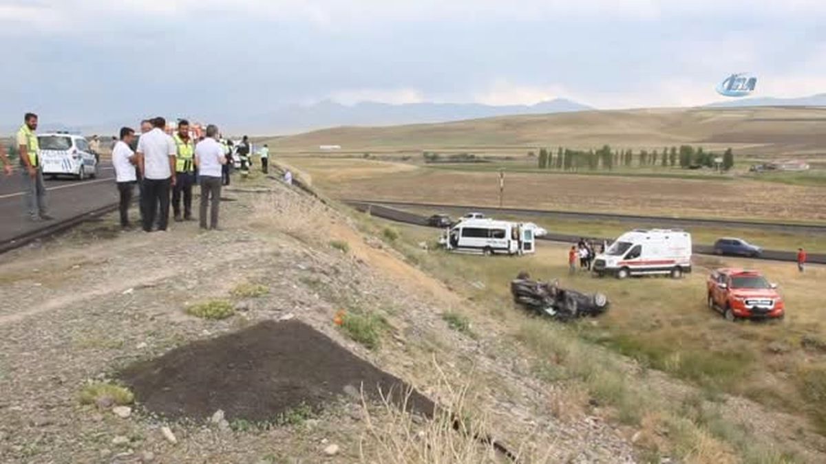 1 Kişinin Öldüğü 11 Kişinin Yaralandığı Kaza Mahalinde Ekipler Bebek ...