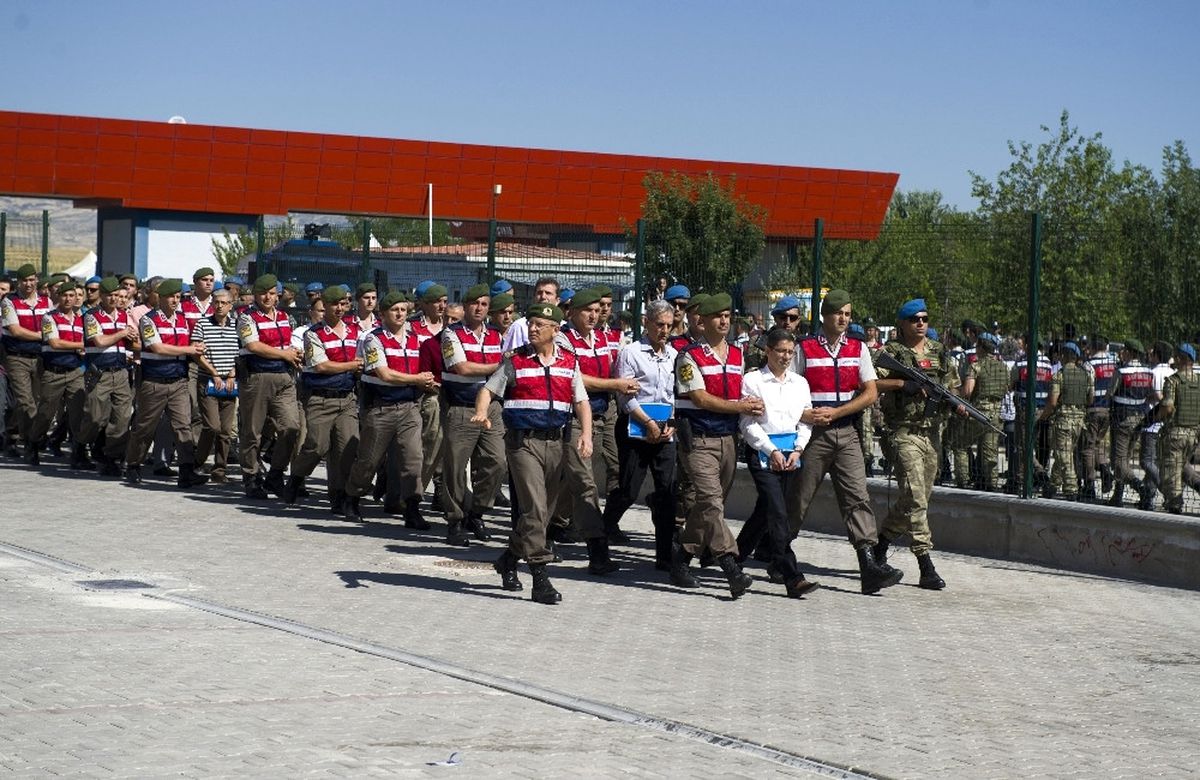 Fetö Sanıkları Badem Rengi 'Tek Tip' Kıyafet Giyecek - Haberler