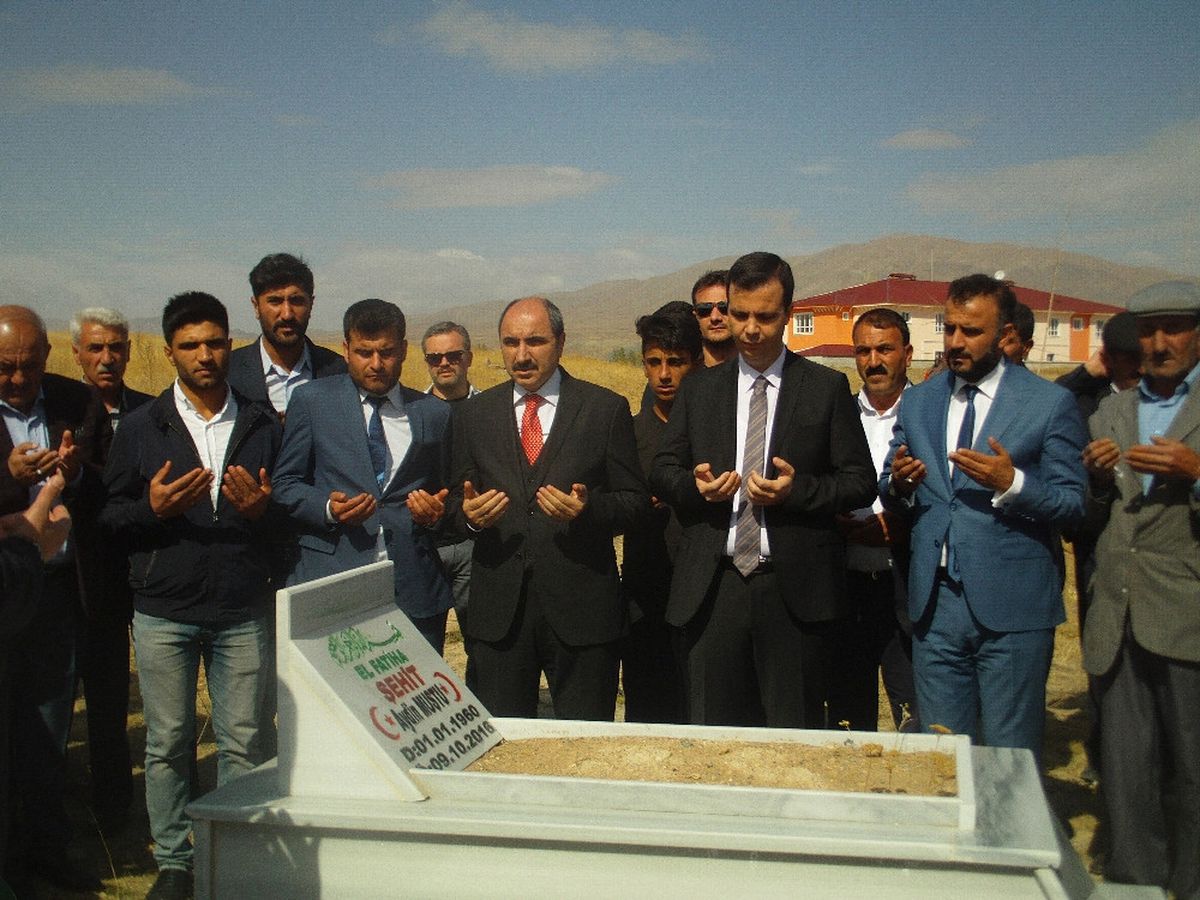 Teröristlerin Şehit Ettiği Aydın Muştu Kabri Başında Anıldı - Haberler