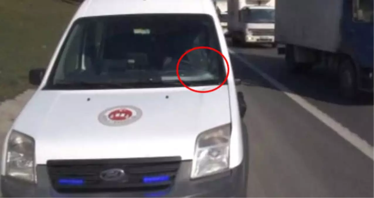 TEM Otoyolu'nda Cezaevi Aracı, Temizlik İşçisine Çarptı! - Haberler