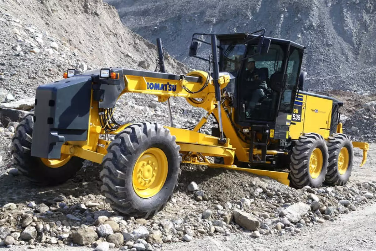 Komatsu Greyder Ailesinin En Küçüğü Gd535-5 İle Türkiye Turunda - Haberler