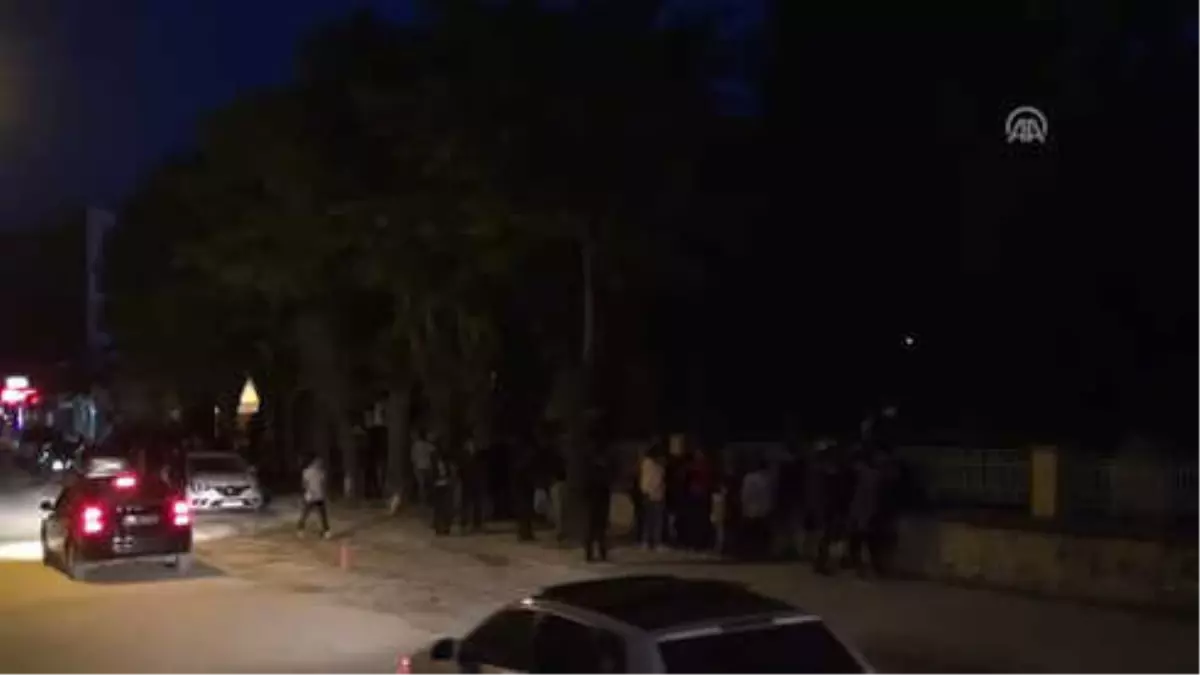 Çorum'daki "Mezarlıkta Ağlayan Kız" İddiası - Haberler