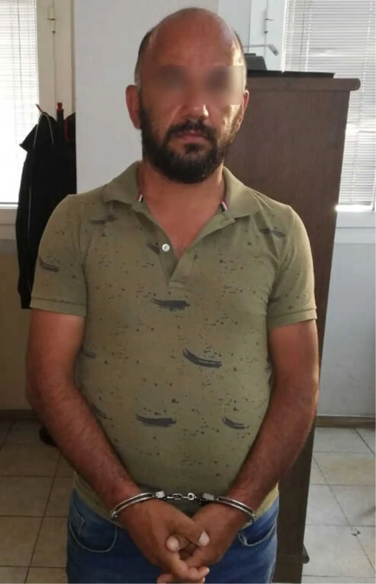 İzmir'de 13 Yaşındaki Çocuğu Taciz Ettiği İddia Edilen Şahıs Yakalandı ... İzmir'de 13 Yaşındaki Çocuğu Taciz Ettiği İddia Edilen Şahıs Yakalandı ...