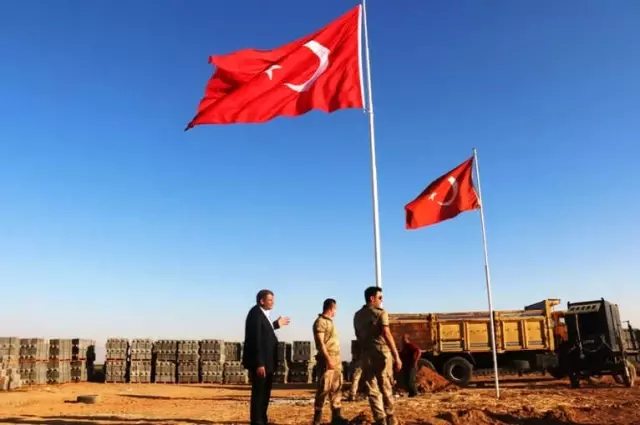 Suriye Sınırına 9. Dev Türk Bayrağı Dikildi - Haber Suriye Sınırına 9. Dev Türk Bayrağı Dikildi - Haber