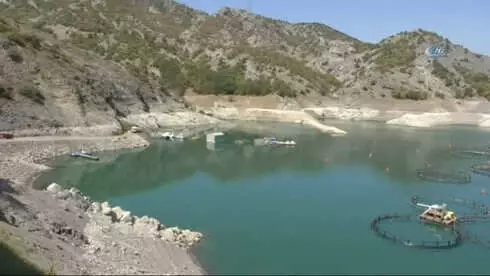 Almus Baraj Gölünde Su Seviyesinin Düşmesi Balıkçıları Endişelendiriyor ... Almus Baraj Gölünde Su Seviyesinin Düşmesi Balıkçıları Endişelendiriyor ...