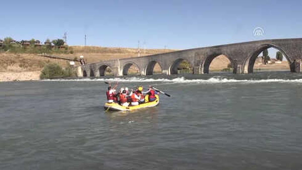 Murat Nehri'nde Rafting ve Kano Heyecanı - Haberler