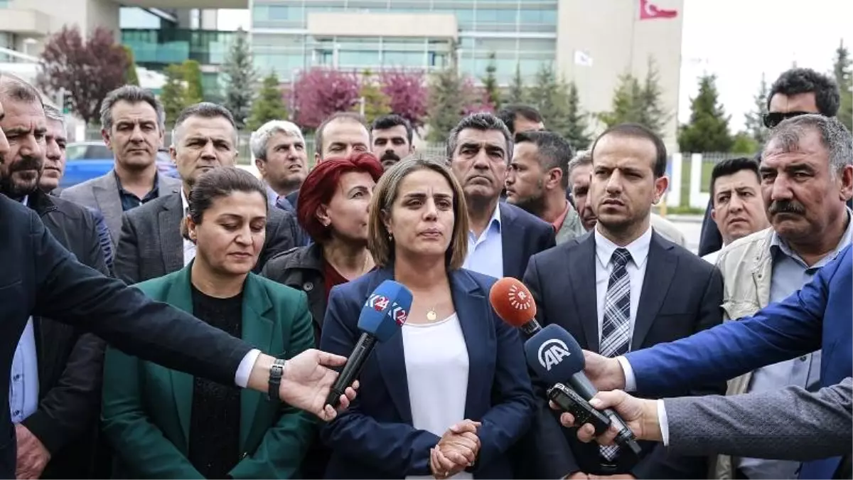 Hdp, Ysk'nın Khk'lı Adaylara Mazbata Verilmemesi Kararını Aym'ye Taşıdı ... Hdp, Ysk'nın Khk'lı Adaylara Mazbata Verilmemesi Kararını Aym'ye Taşıdı ...