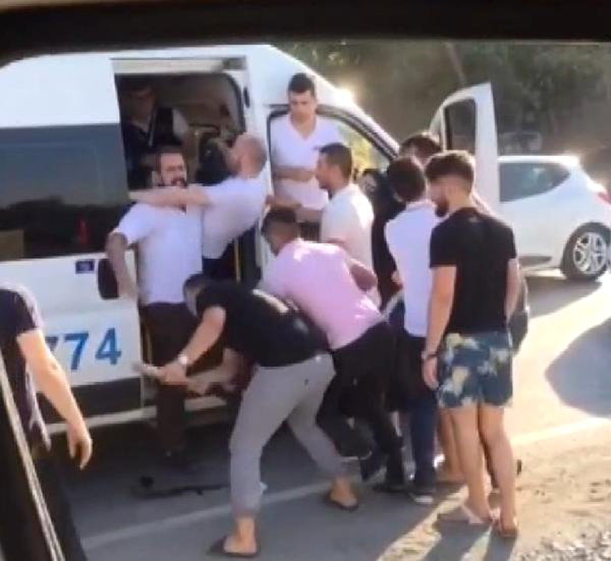 Arnavutköy'de kaza sonrası kavga kamerada - Haberler