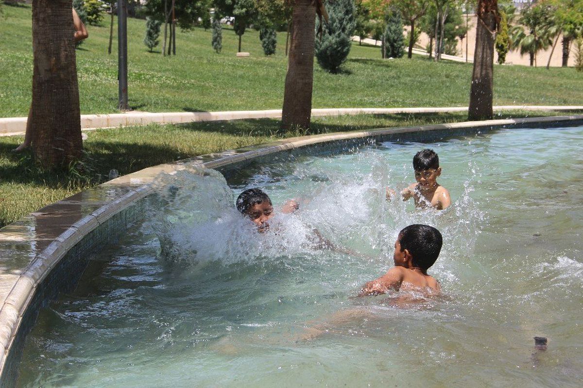 Şanlıurfa'da sıcak hava çocukları bunaltı - Haberler