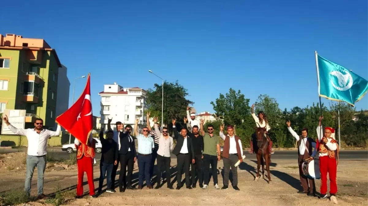 Nevşehir Ülkü Ocakları mehter kıyafetleri ile sokak sokak gezdi - Haberler Nevşehir Ülkü Ocakları mehter kıyafetleri ile sokak sokak gezdi - Haberler