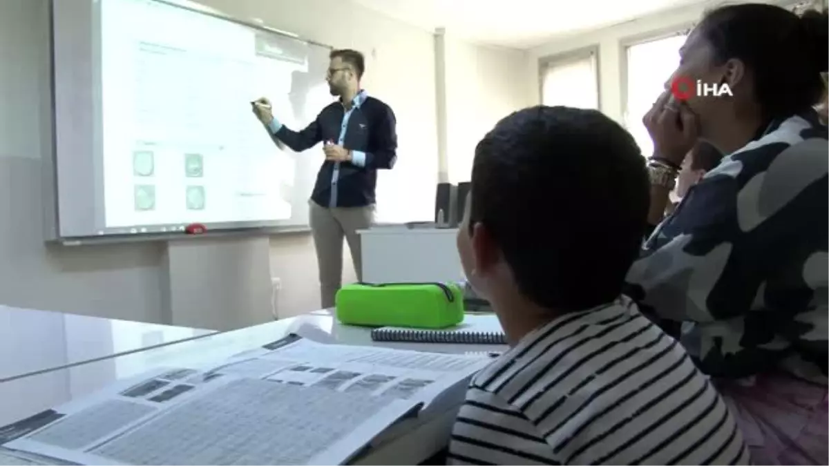 Turist olarak gelmişlerdi...1 ayda Türkçe öğrenip Bursa'ya yerleştiler ...