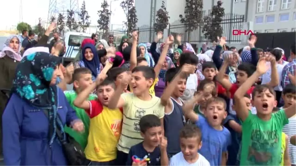 Esenyurt'ta mahallelinin okul eylemi - Haberler