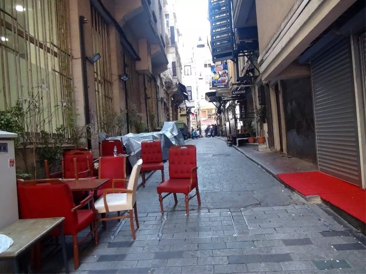 Beyoğlu'nda tarihi bina çökme riski nedeniyle boşaltıldı - Haberler Beyoğlu'nda tarihi bina çökme riski nedeniyle boşaltıldı - Haberler