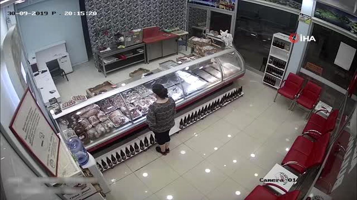 "Öğretmenim" dedi etleri götürdü - Haberler