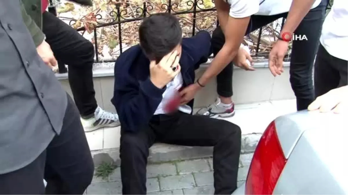 'Kız meselesi' yüzünden çıkan kavgada bir öğrenci bıçaklandı - Haberler 'Kız meselesi' yüzünden çıkan kavgada bir öğrenci bıçaklandı - Haberler