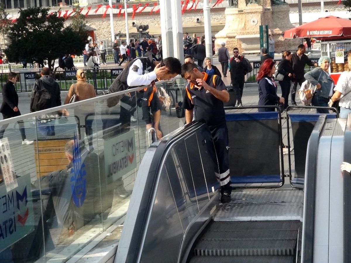 Taksim Metro İstasyonu merdivenlerinde yangın paniği - Haberler