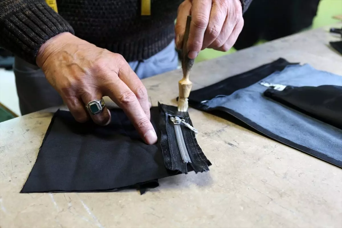 Fuat usta yarım asırdır deriyi giysiye dönüştürüyor - Haberler