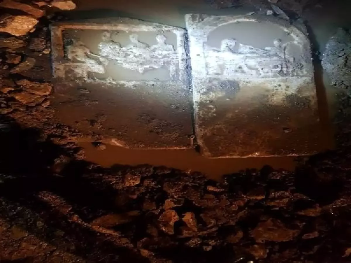 Yağmur suları, mezar stellerini ortaya çıkardı - Haberler Yağmur suları, mezar stellerini ortaya çıkardı - Haberler