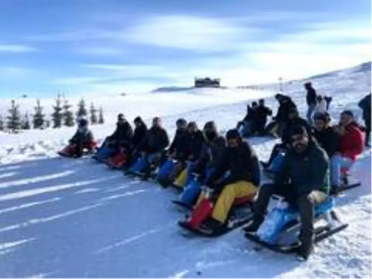 Kangallı esnaf Yıldızdağı'nda kayak yapmanın keyfini çıkardı - Haberler