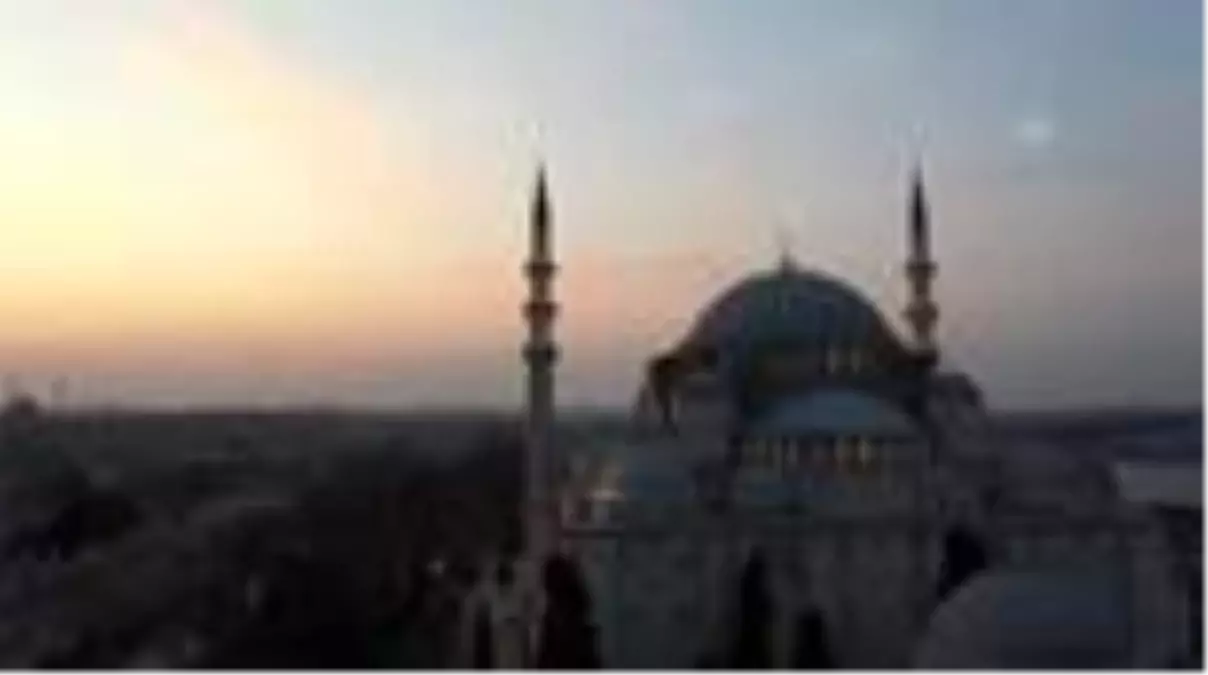 (DRONE) Sokağa çıkma yasağıyla sessizliğe bürün sokaklar gece ...