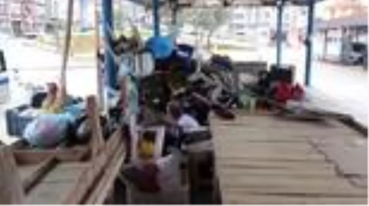 Aftan yararlanıp cezaevinden çıktı, 7 yıl önce yaşadığı sokağa geri ... Aftan yararlanıp cezaevinden çıktı, 7 yıl önce yaşadığı sokağa geri ...
