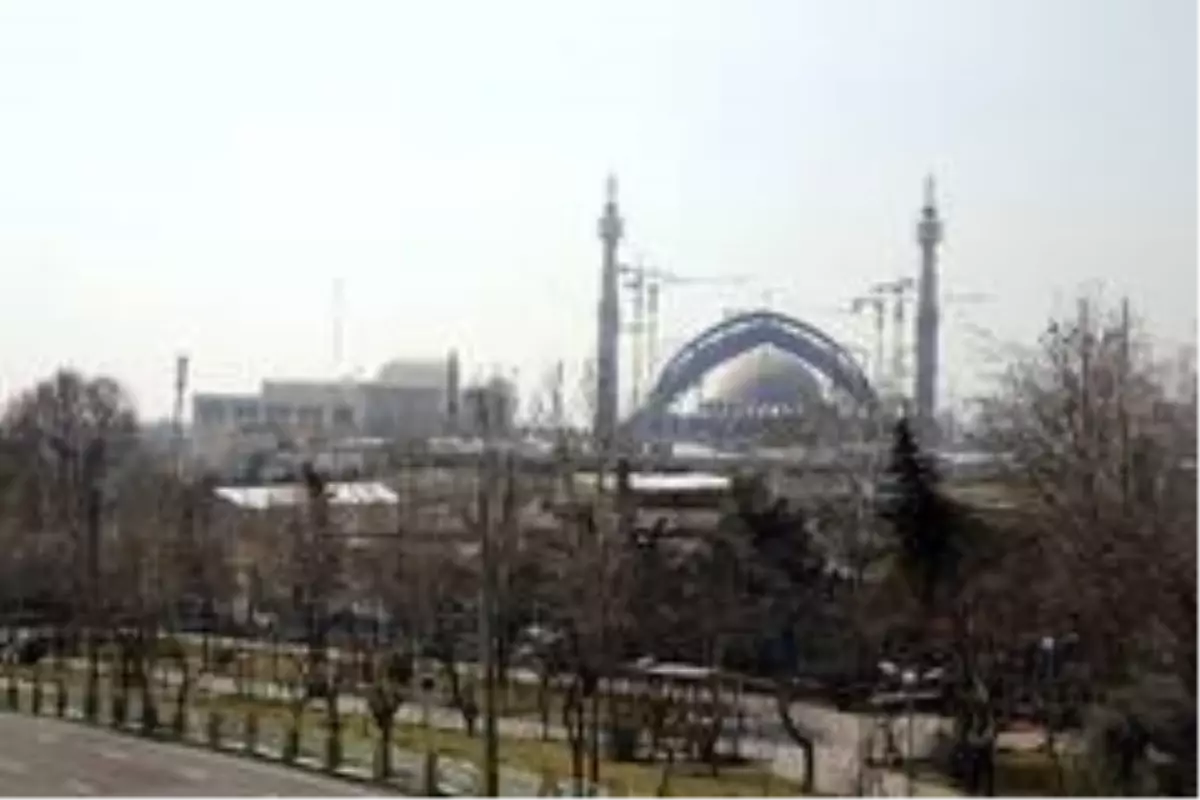 İran'da yarından itibaren tüm camiler yeniden açılacak - Haberler