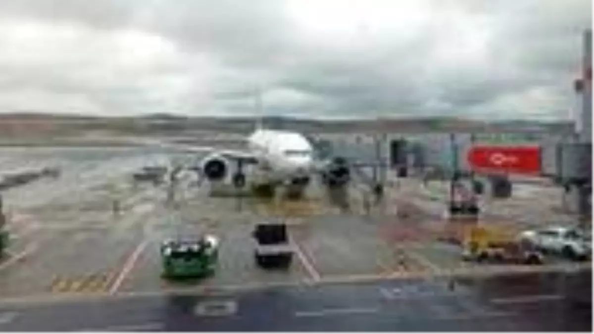 Türkiye'de bulunan 268 Pakistan vatandaşı Pakistan Havayolları'nın özel ...