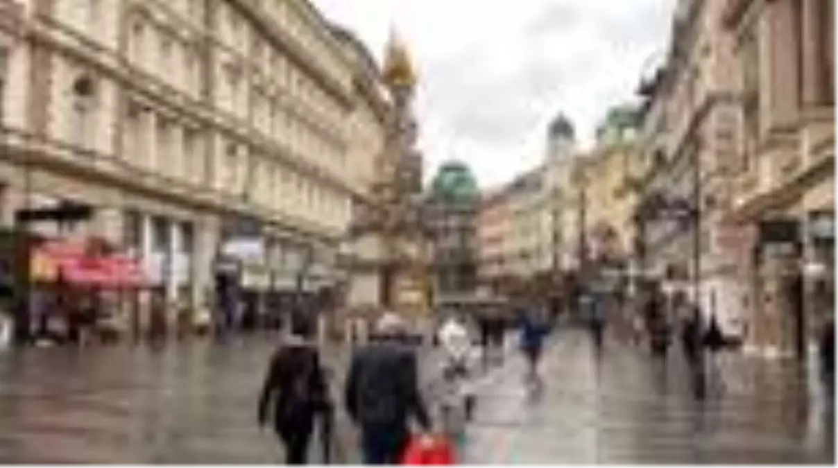 Avusturya'da iki ay aradan sonra ibadethane ve restoranlar açıldı ...