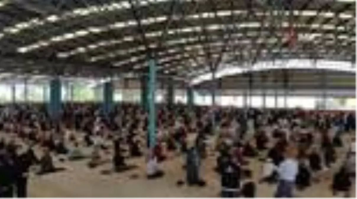 74 gün sonra binlerce kişi Cuma namazına koştu - Haberler