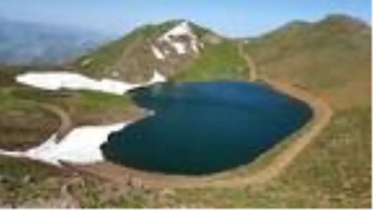 Son dakika... Bingöllü dağcılardan, Gerindal Krater Gölü'ne keşif ...