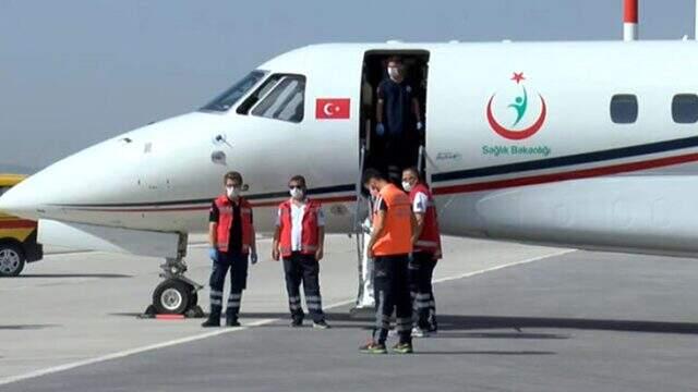 Londra'da başarılı operasyonla birbirinden ayrılan siyam ikizleri ... Londra'da başarılı operasyonla birbirinden ayrılan siyam ikizleri ...